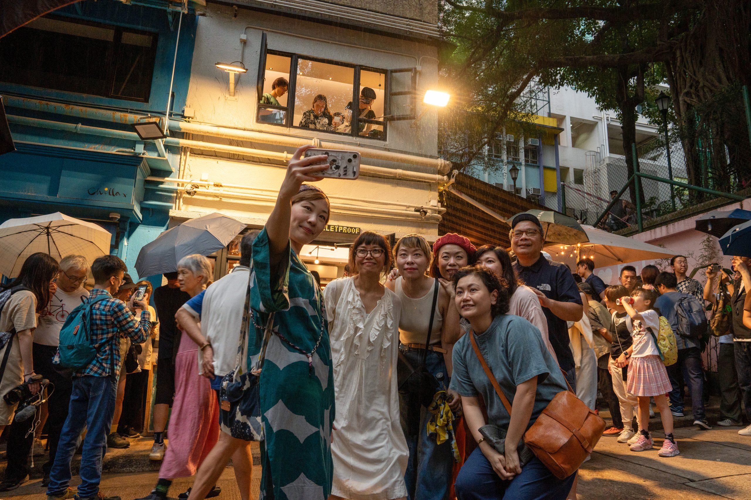 Hong Kong Book Lovers Mourn Store Closure After Constant Complaints ...